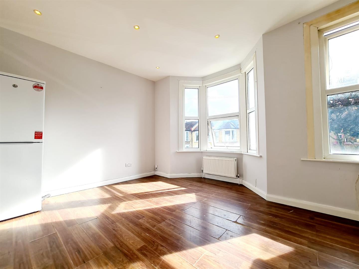 Palamos Road, London - Sunshine Estates