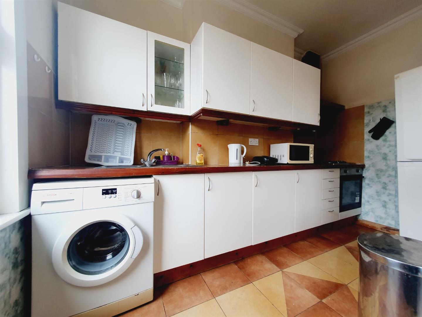 La Rose Lane, Haringey, London N15 - Sunshine Estates
