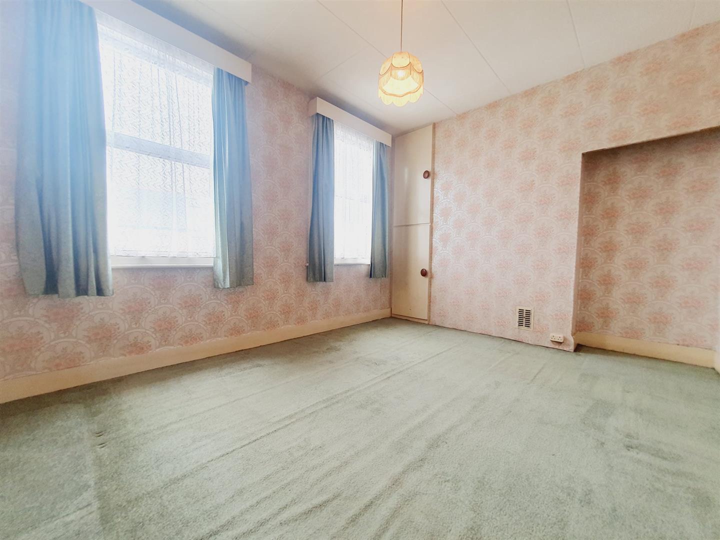 Oulton Road, London N15 - Sunshine Estates